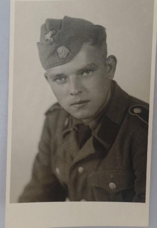 Kurland Docs | "Waffen-SS" - Studiophoto - 1943